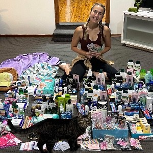 Share the Dignity - Jane Burrell